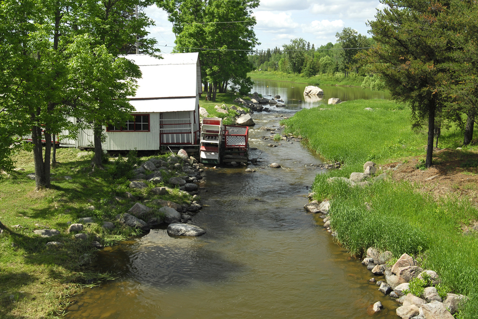 Explore Lac des Quinze in northern Témiscamingue